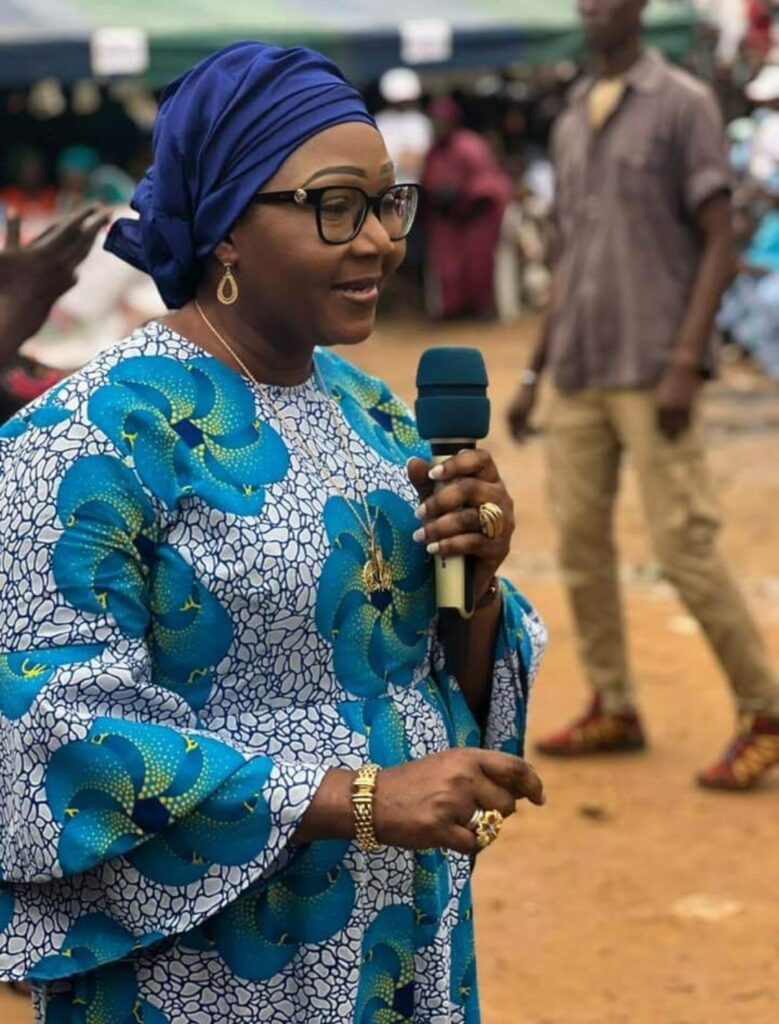 Fatim Bamba aux populations d'Anyama : "Soyons soudés pour un RHDP ...